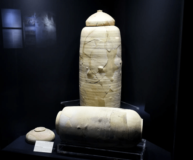 ISAIAH 53 AND THE DEAD SEA SCROLL ISAIAH – Nicky's Notes